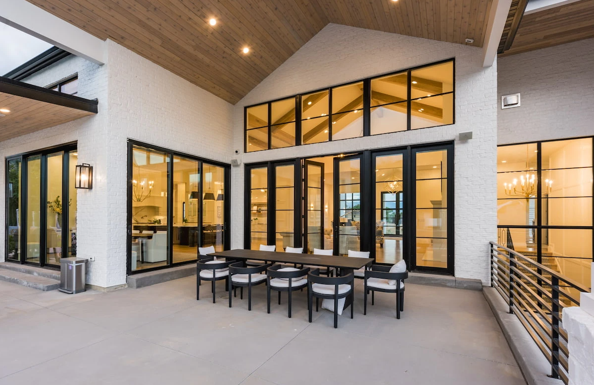 5 Signs It's Time to Replace Your Windows - Capri Windows and Doors